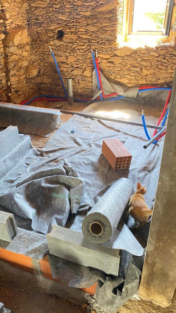 Laying our first limecrete floor - Our Renovation Life in Portugal